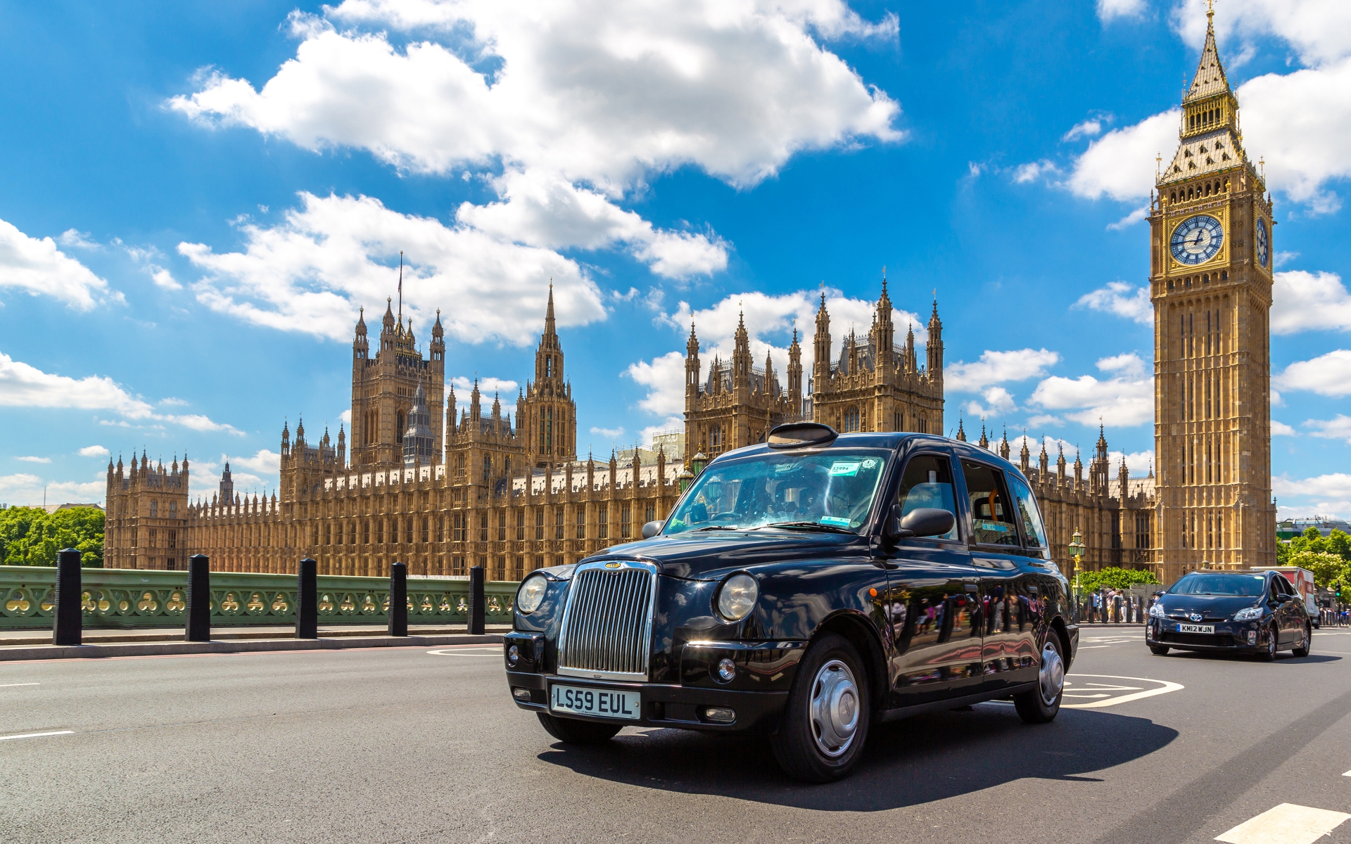 Black Cab: The Complete History Of London Taxi